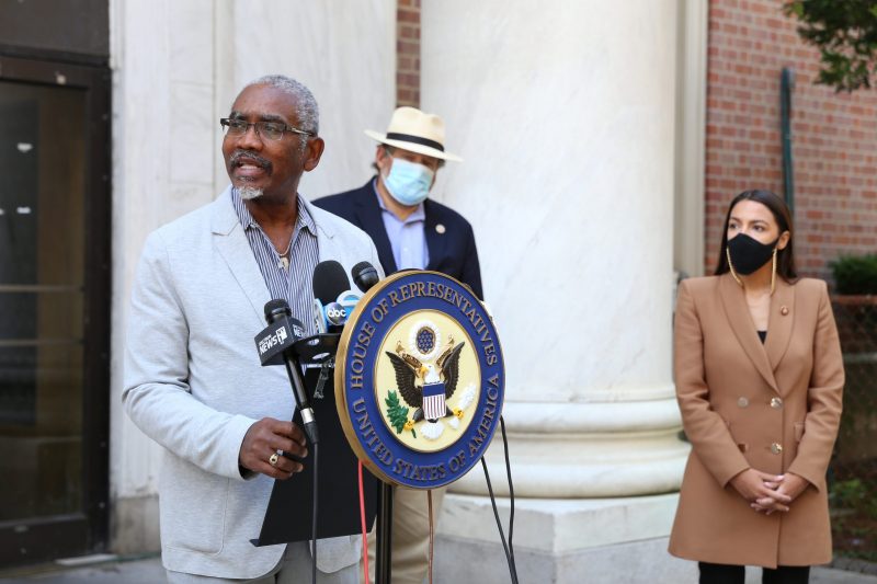 Queens Reps. Condemn USPS Cutbacks