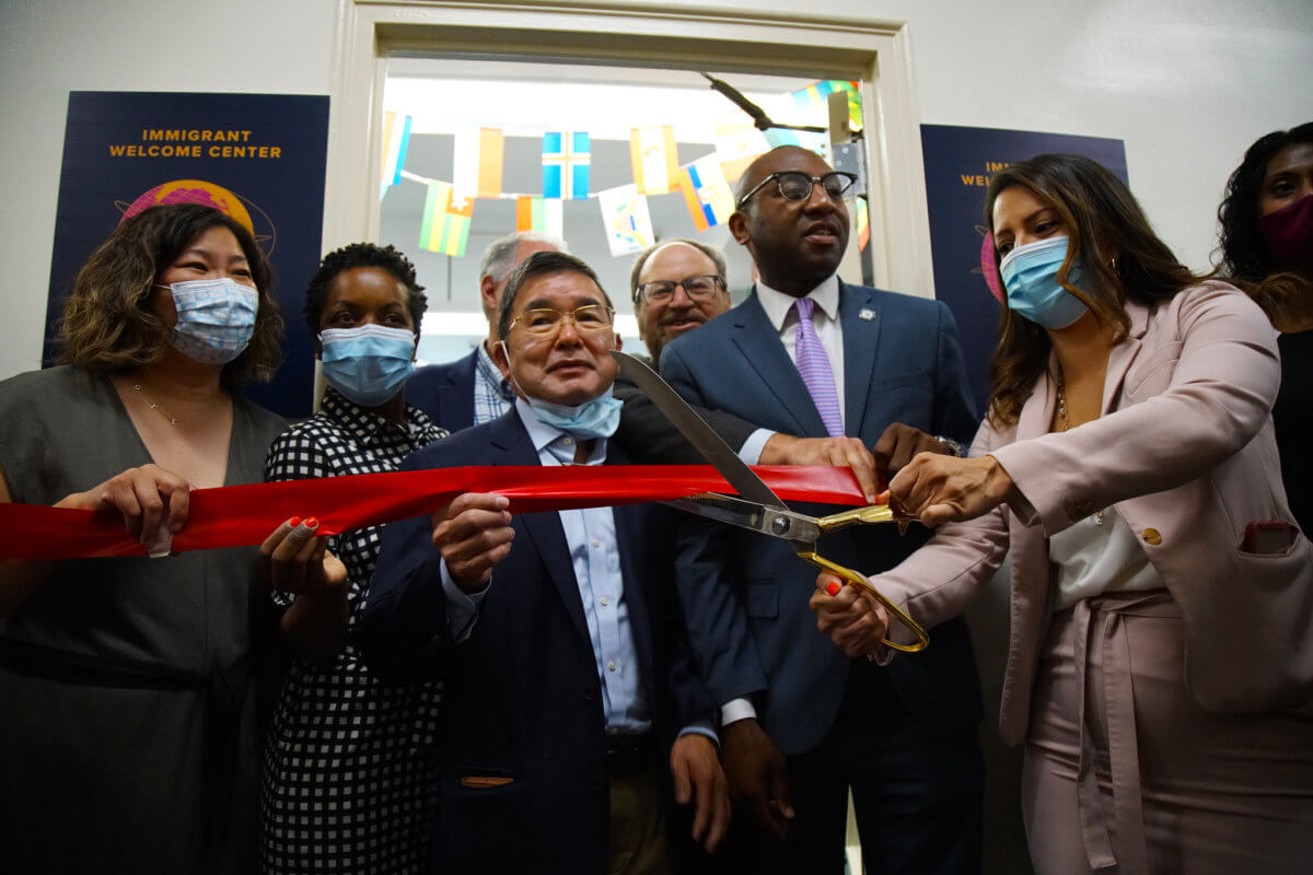 Richards celebrates opening of new Immigrant Welcome Center at Queens ...