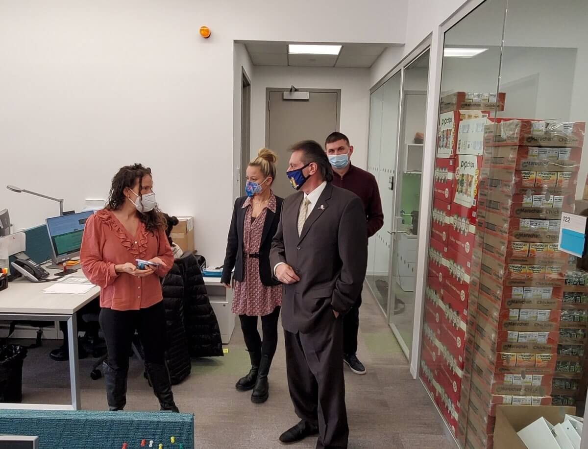 Queens senator tours employment hub in Elmhurst