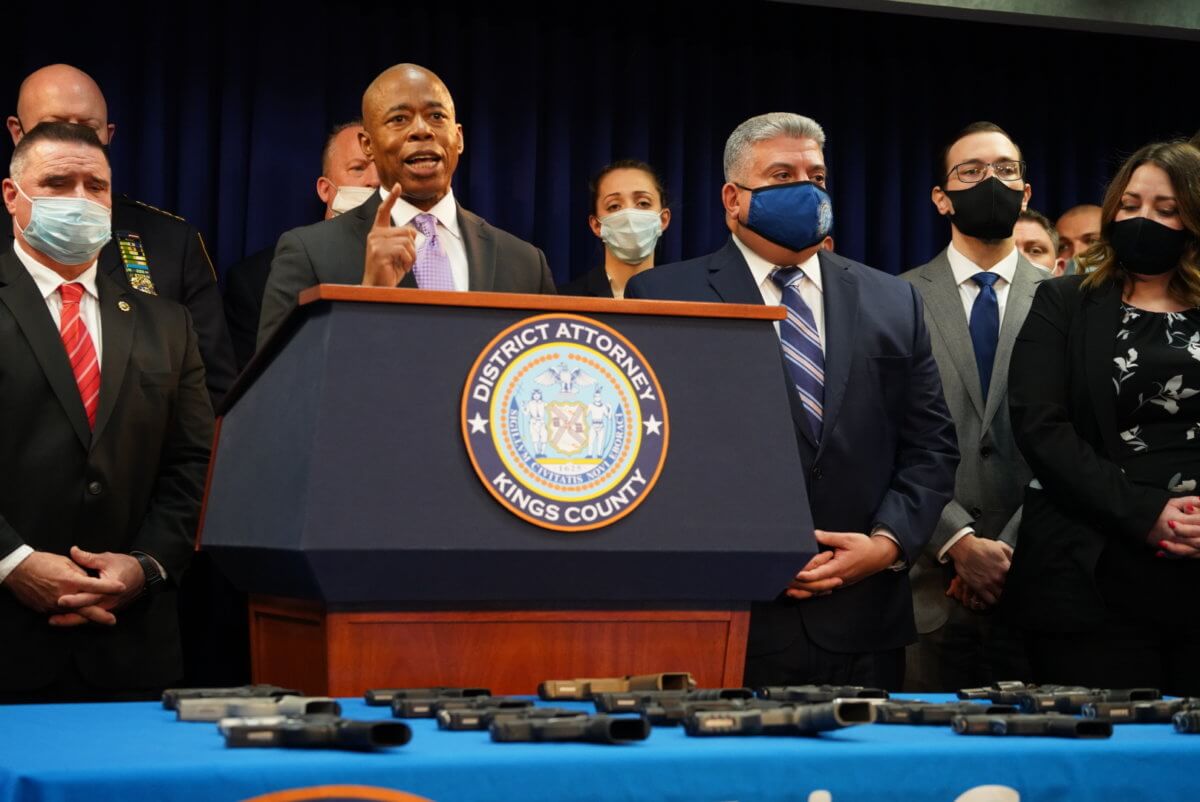 Mayor meets with NYC District Attorneys on crime, gun violence