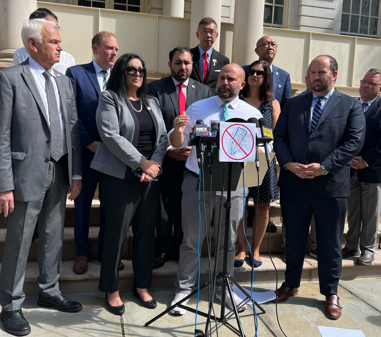 Lawmakers opposing congestion pricing push Hochul to withdraw support for plan