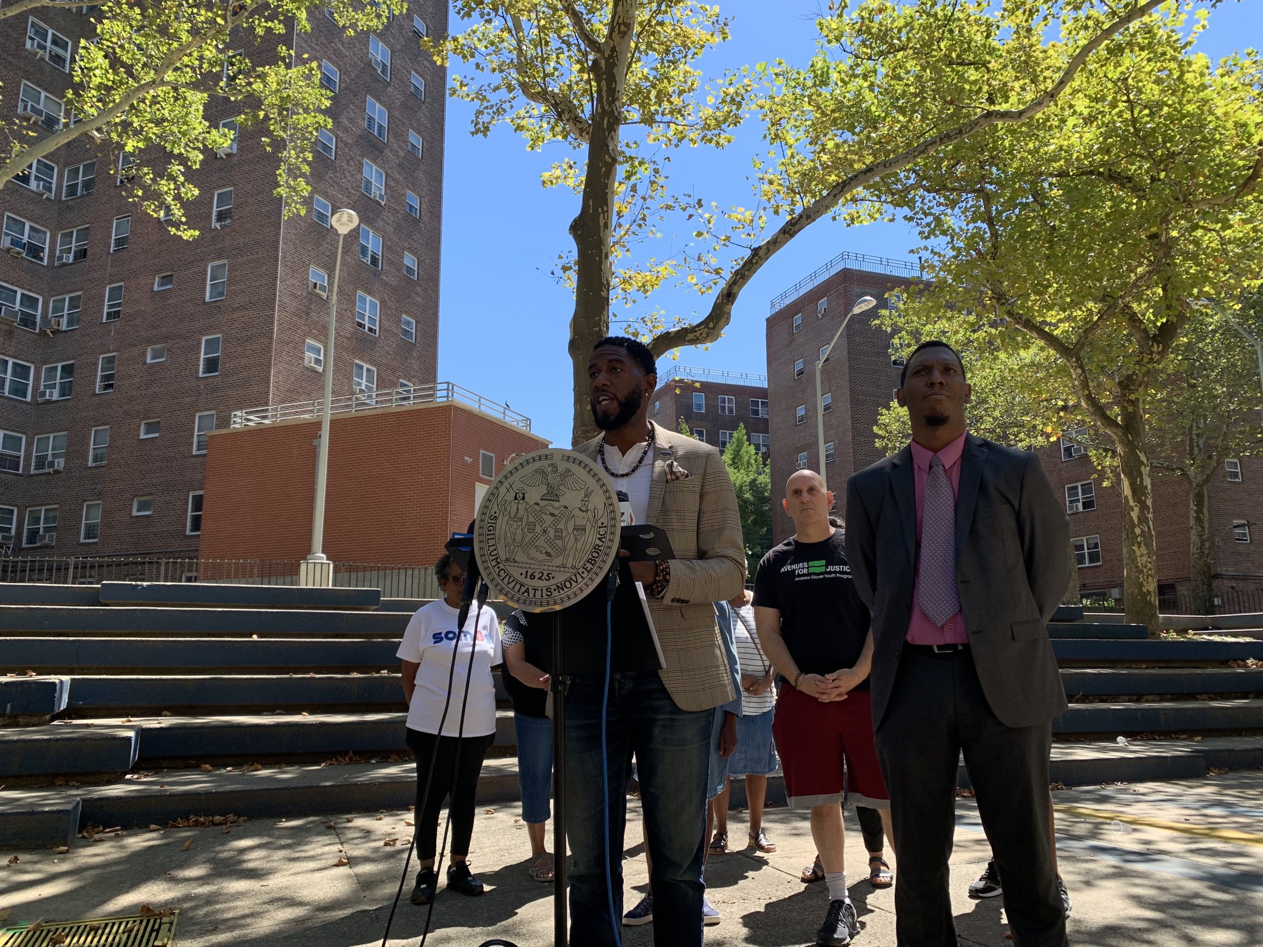 Williams unveils report highlighting issues with NYCHA, ideas for ...