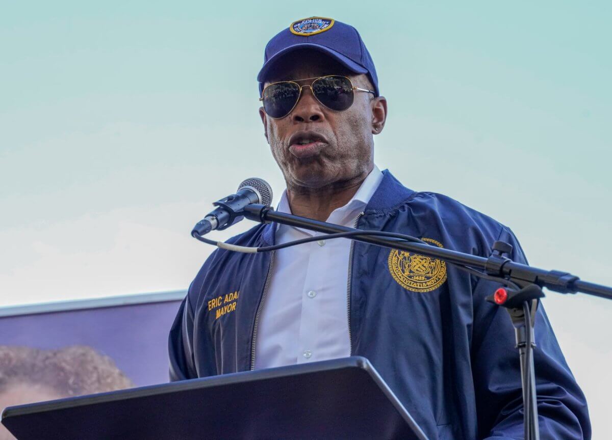 Mayor Adams signs legislation to encourage small businesses growth